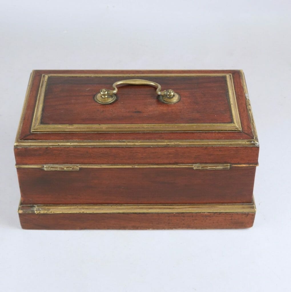 Coffret à tiroir secret | Antiquités Bastian