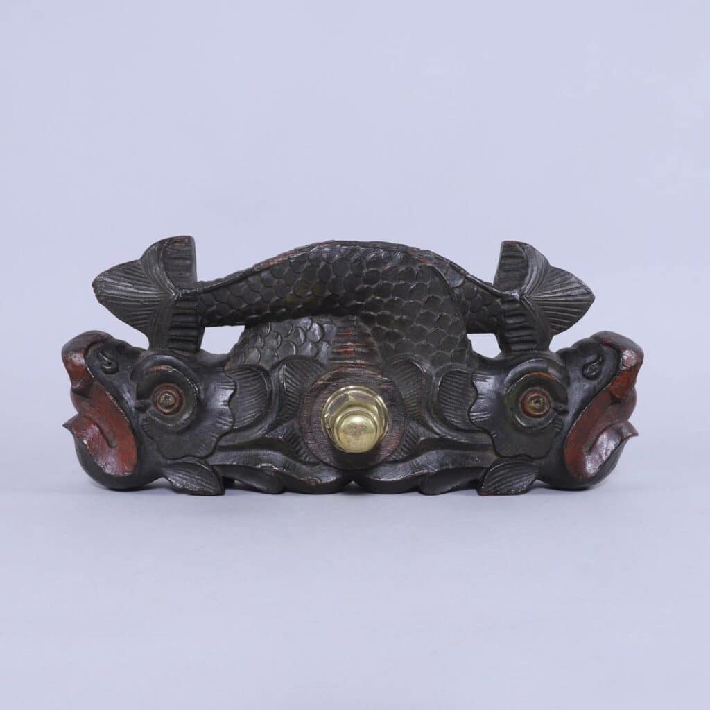 Double dolphin barrel lock | Bastian Antiquités