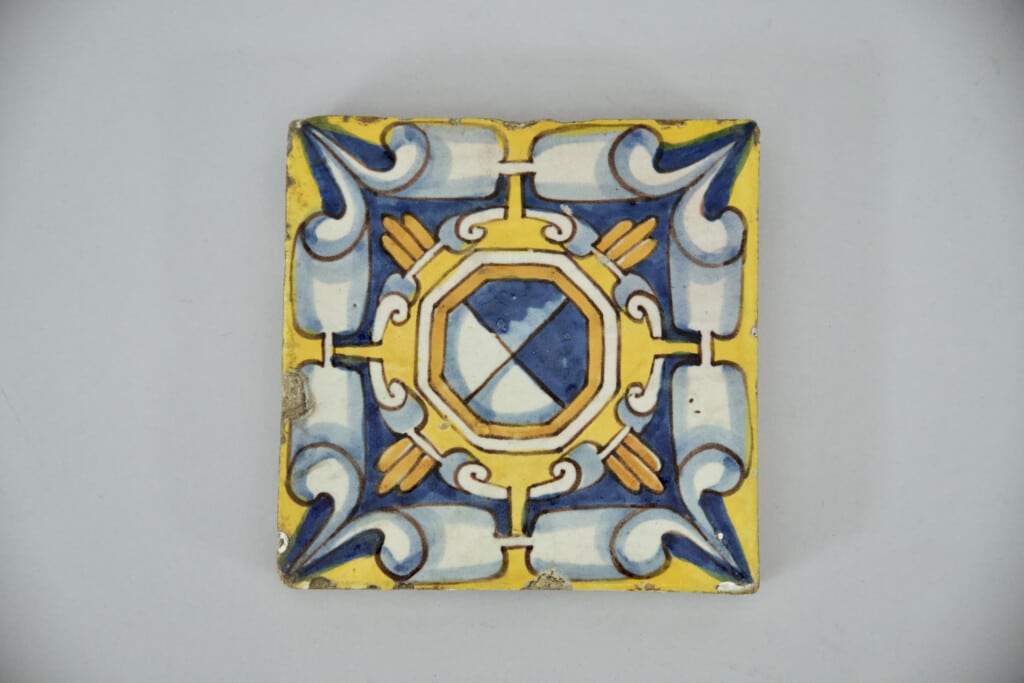 Carreau en faïence | Antiquités Bastian